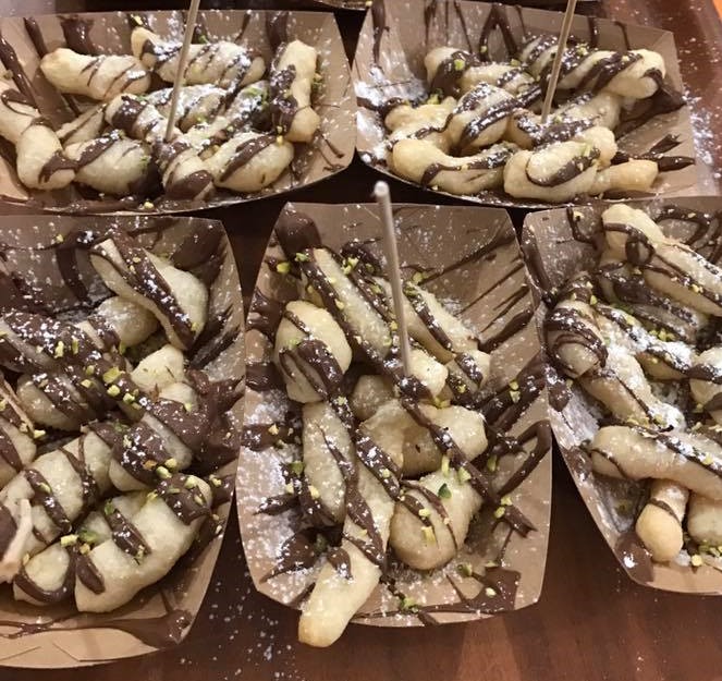 Chi lo ha detto che in pizzeria non si possono gustare ottimi dolci ...